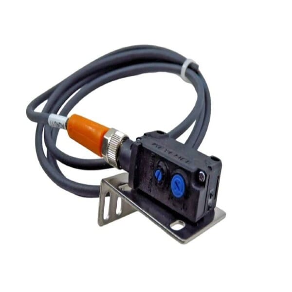 Keyence PZ-G61CP Square Retro-Reflective M8 Connector Type, PNP - Enicstra